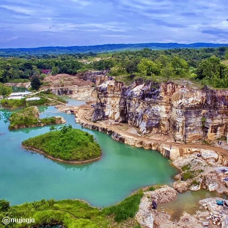 Wisata Pulau Mandeh, "Raja Ampatnya" Sumatera Barat!