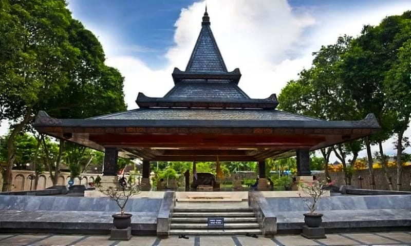 5 Tempat Wisata Seru di Blitar, Bikin Kamu Ketagihan Datang!