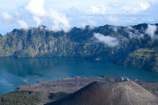 Pesona Gunung Rinjani, Magnet Bagi Para Pecinta Alam