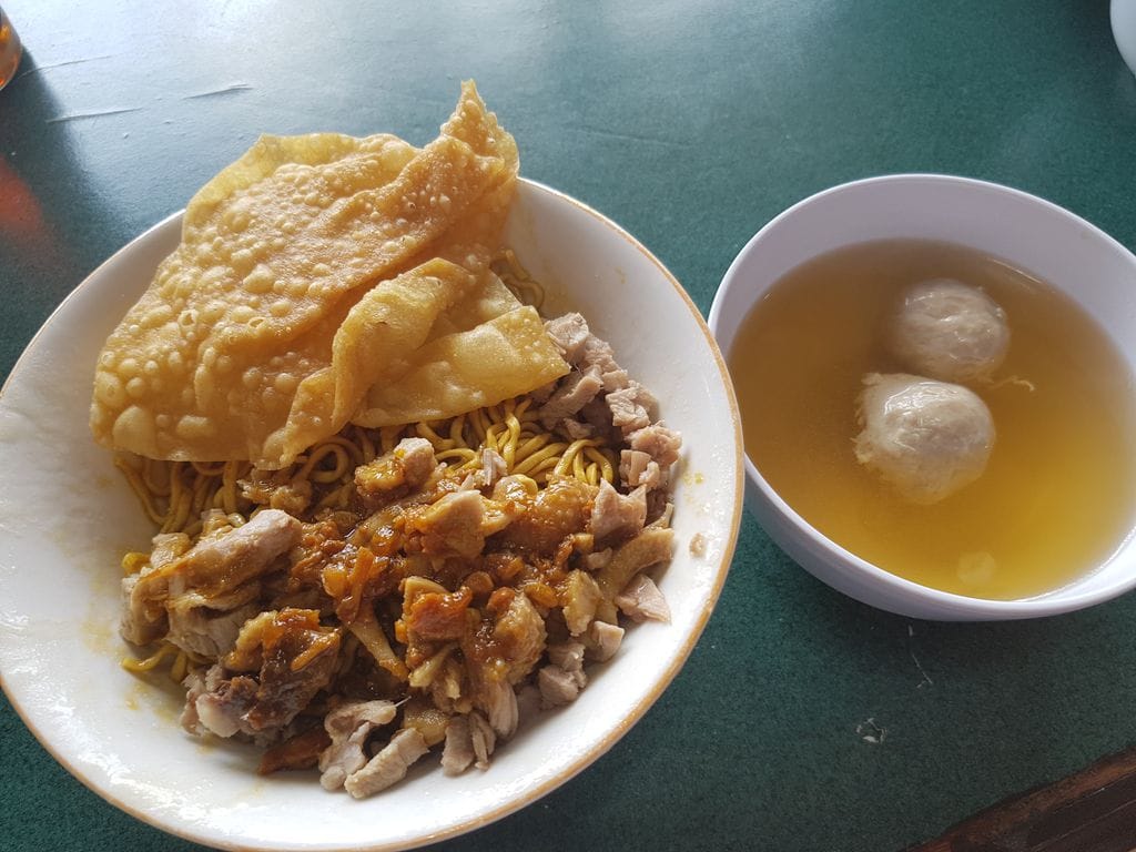 11 Mie Ayam Terdekat di Jakarta yang Bikin Ketagihan