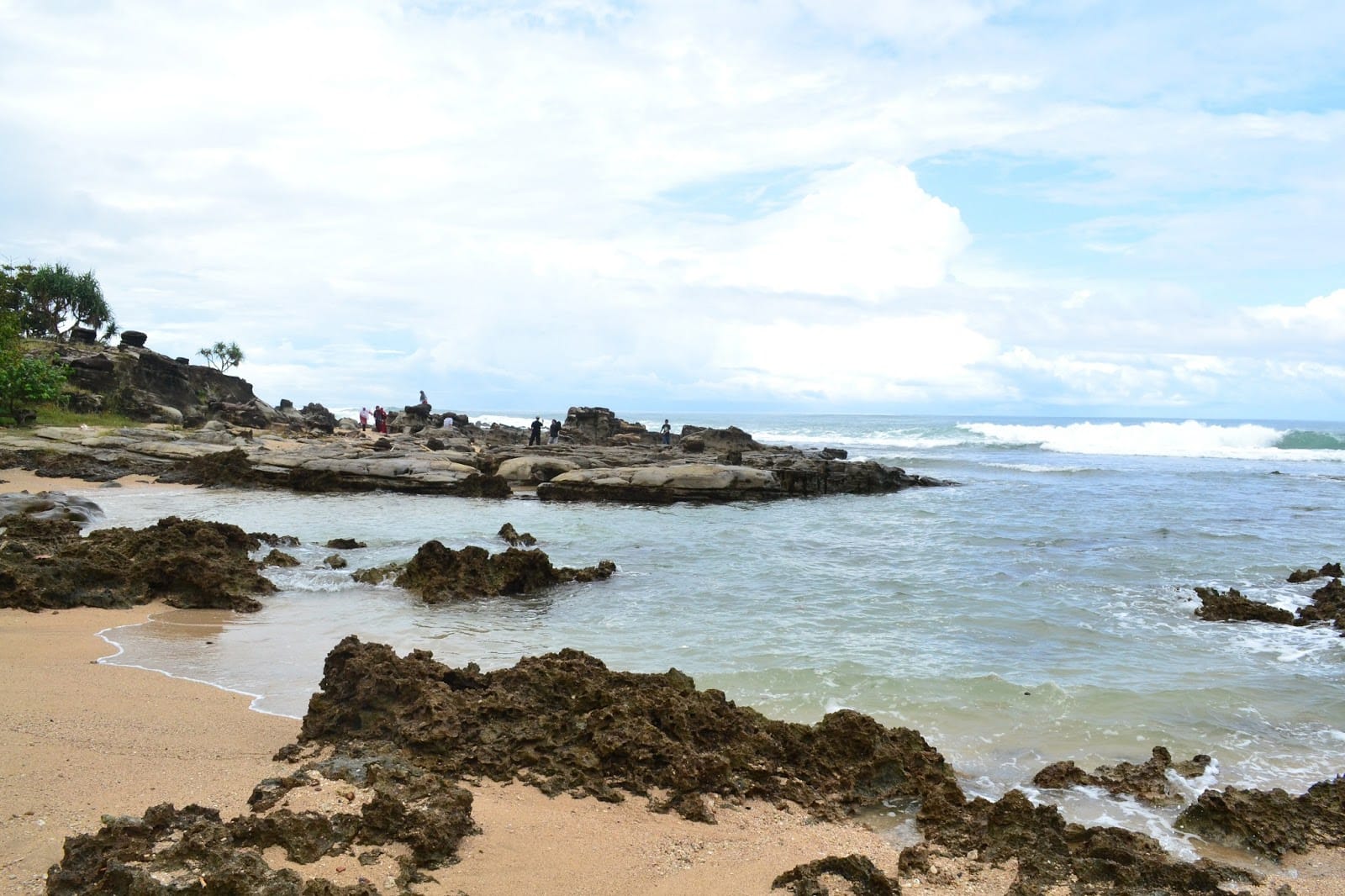 7 Pantai di Banten yang Paling Eksotis