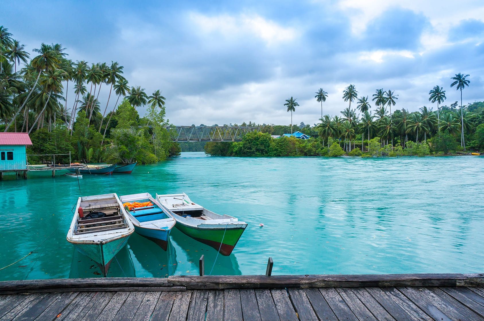 Danau Terindah Di Indonesia yang Menarik Untuk Anda Kunjungi