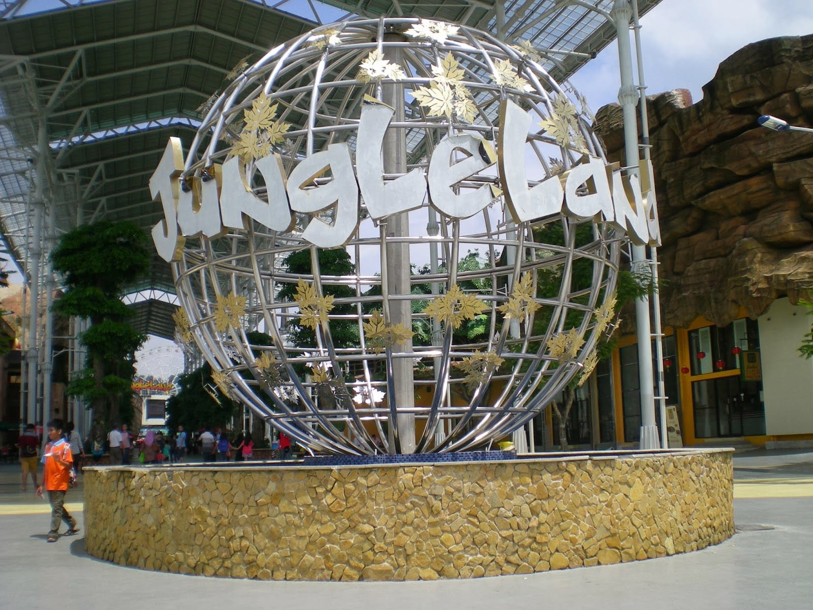 Jungleland Sentul, Taman Rekreasi Seru untuk Liburan!